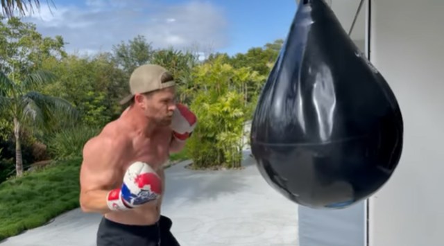 Watch: Chris Hemsworth’s intense fitness training for ‘Extraction ...