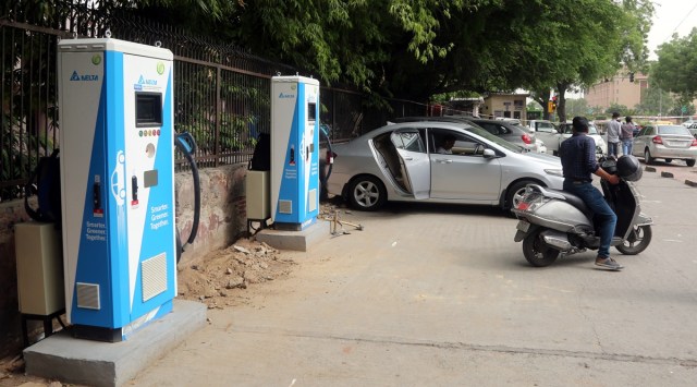 MIDC signs MoU with London-based firm to manufacture EVs | Mumbai News ...