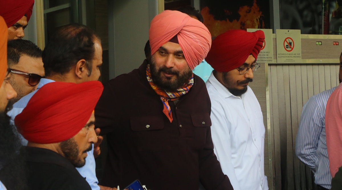 Post meeting with Rahul Gandhi: Navjot Singh Sidhu silent on ...