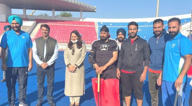 Punjab CM Channi puts on goalie kit to thwart former Indian hockey ...