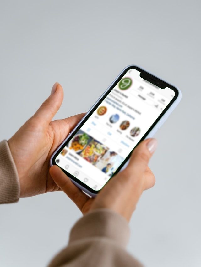 Checking your phone compulsively? Here are some common triggers | The ...