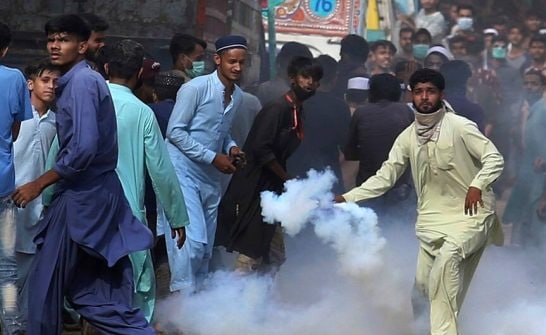 After violent standoff, Pakistan strikes deal with banned Islamist ...