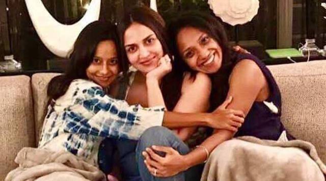 Esha Deol mourns childhood friend’s death, Dharmendra pens note ...