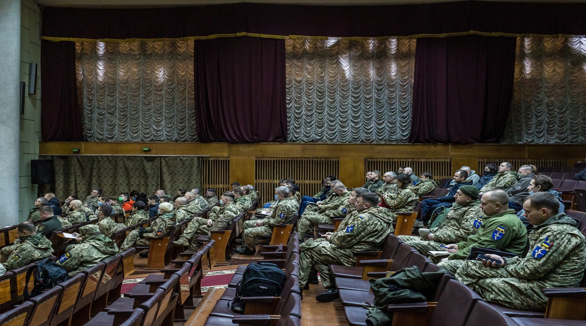 Training civilians, Ukraine nurtures a resistance in waiting | World ...