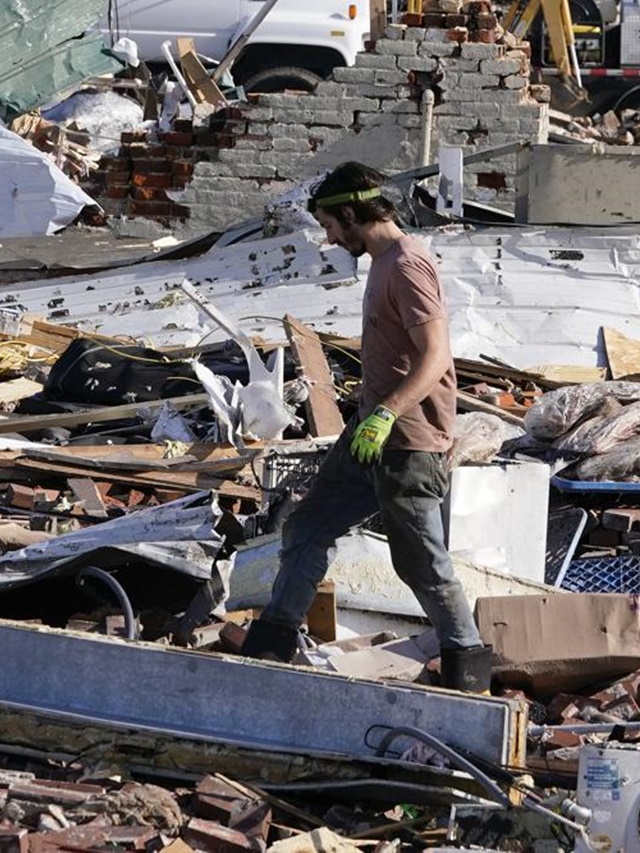 At least 100 dead as tornadoes rip southern, central US states | The ...