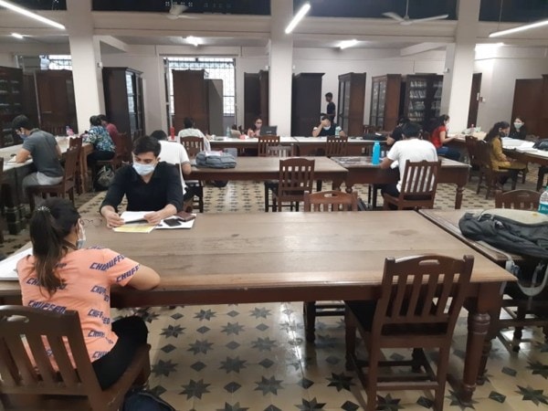 Mumbai: Facing severe funds crunch, 130-yr-old library appeals for aid ...