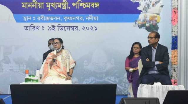 Mamata snub reveals bid to rein in Mahua as video goes viral | Kolkata ...