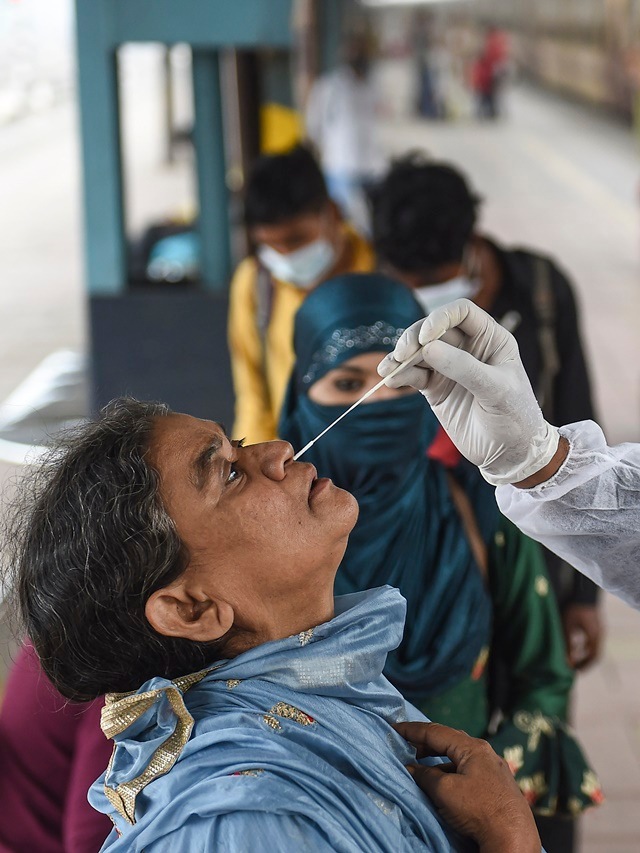 In photos: Covid testing ramped up as India records over 1 lakh new ...