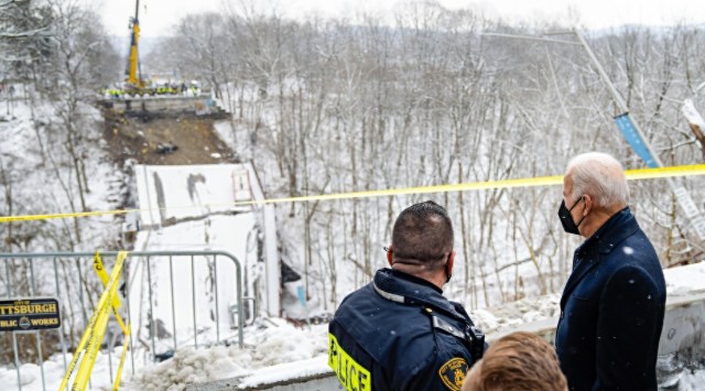 Bridge collapses, drops city bus into Pittsburgh ravine hours before ...