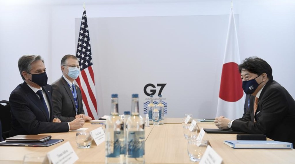 US, Japan hail stronger ties, including 2 new defence deals | World ...