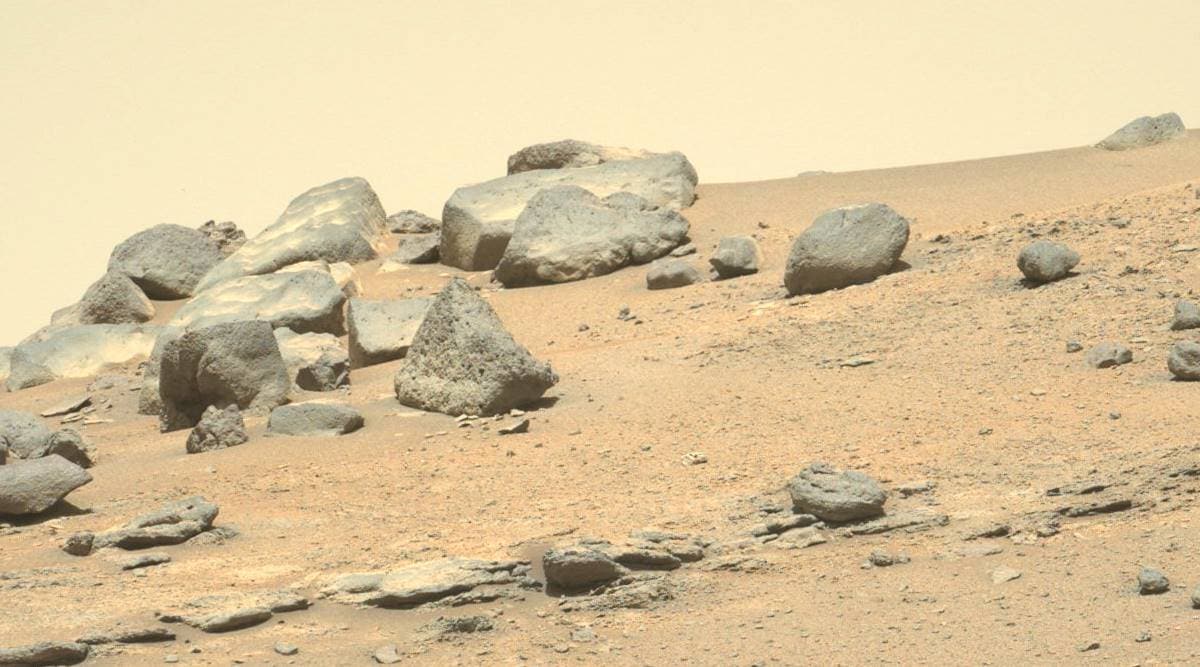 Bouncing boulders point to quakes on Mars | Technology News - The ...