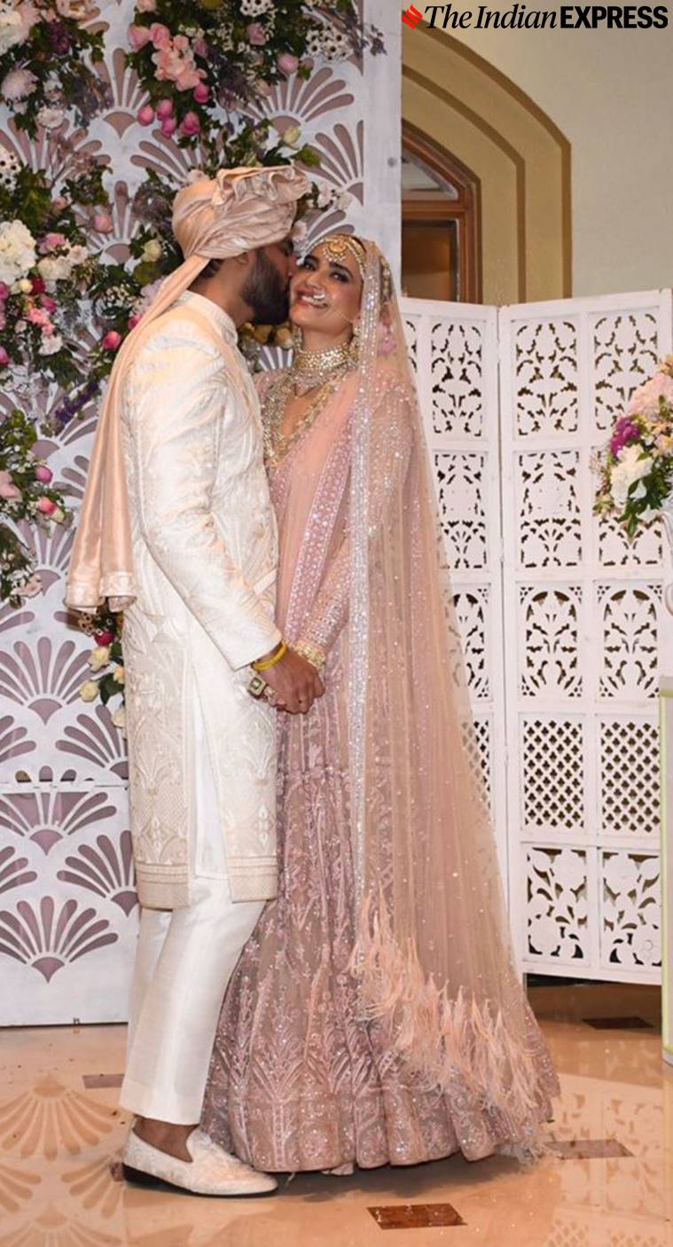 Karishma Tanna ties the knot with Varun Bangera, see their first photos ...
