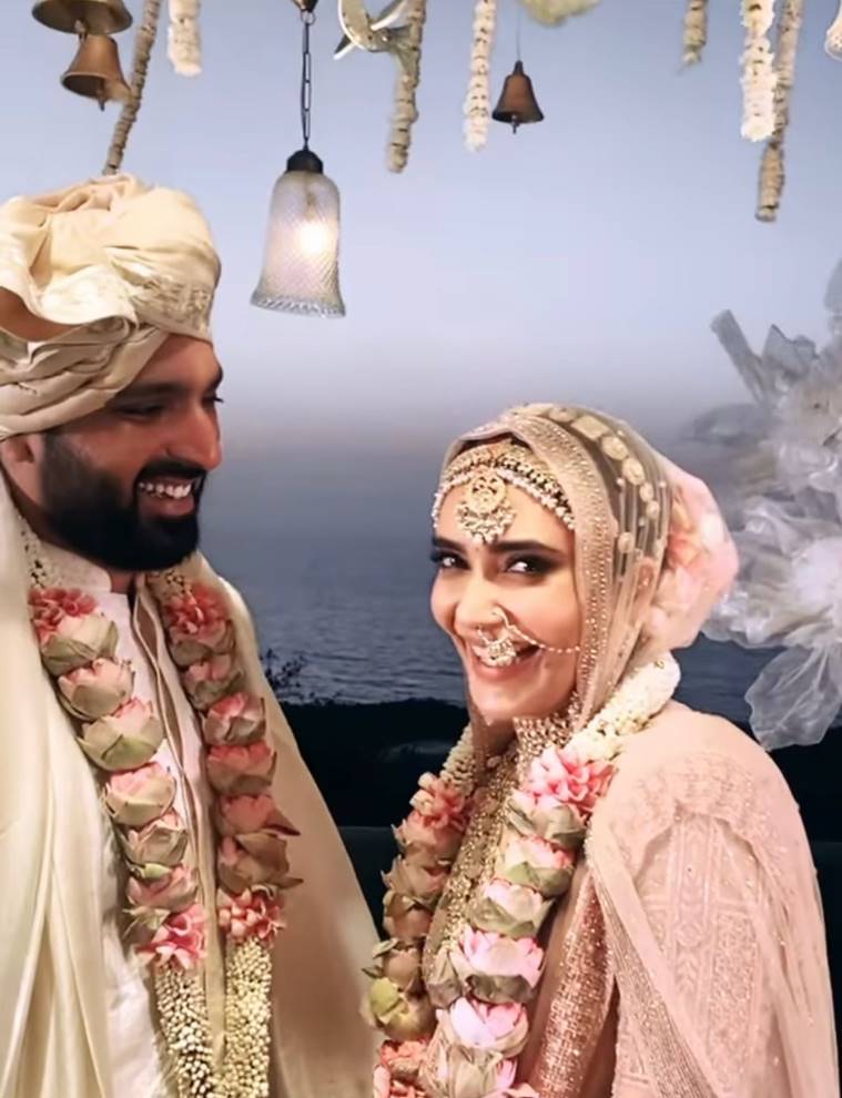 Karishma Tanna ties the knot with Varun Bangera, see their first photos ...