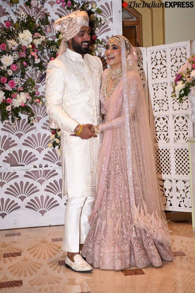 PHOTOS | Karishma Tanna and Varun Bangera pose together as newlyweds ...