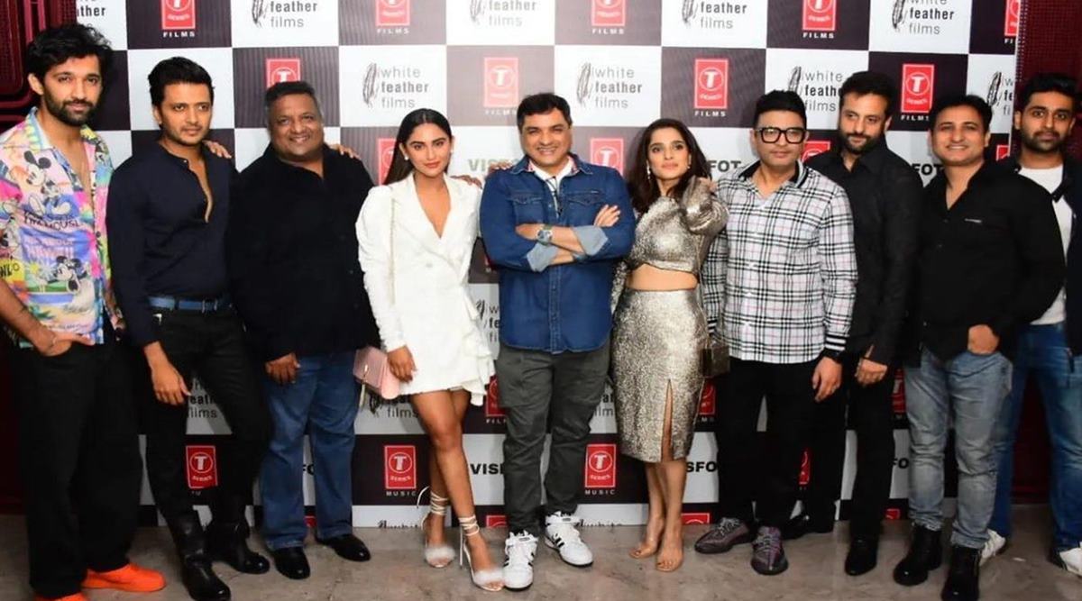 Fardeen Khan, Riteish Deshmukh wrap up horror drama Visfot | Bollywood ...
