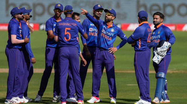 IND vs WI, 1st ODI: Virat Kohli convinces Rohit Sharma to take DRS ...