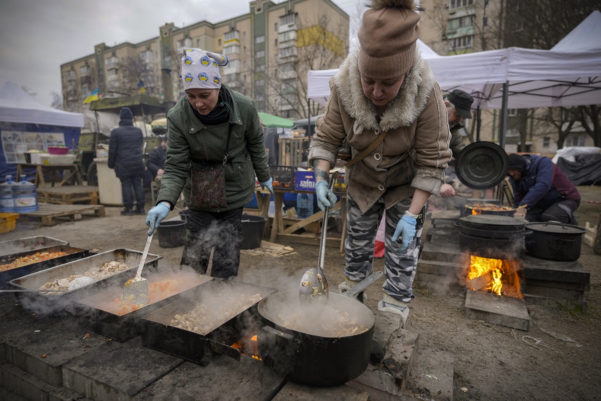 ‘Yes, we need hands’: Kitchen pops up in Ukraine’s capital | World News ...
