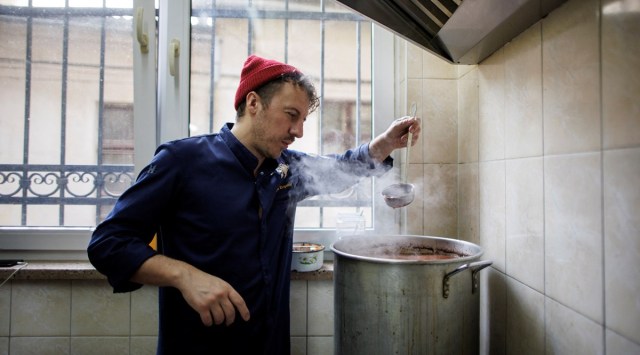 Ukrainian celebrity chef serves up free meals for refugees | Food-wine ...