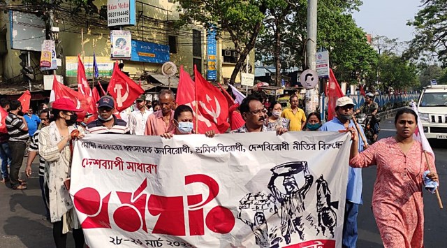 Bharat Bandh supporters put up blockades across Bengal to enforce ...