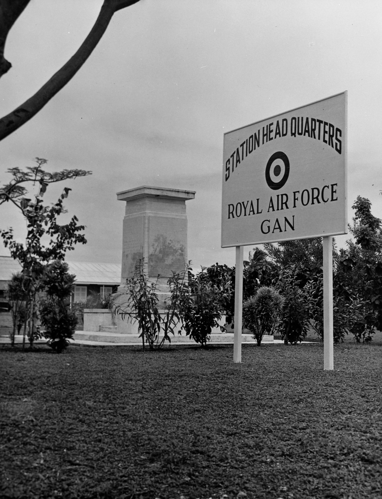Memorial on Maldives’ Addu Atoll: remembering the dead of World War 2 ...