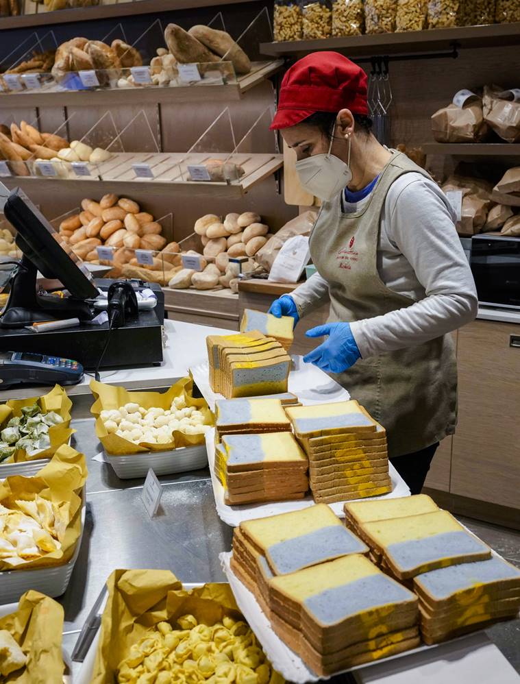 Italy baker makes ‘peace’ bread, sweets for Ukraine refugees | Food ...