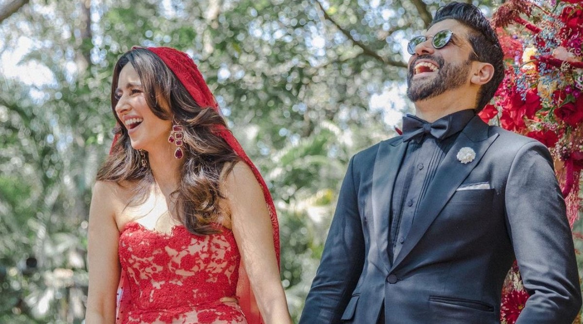 Farhan Akhtar pens a loving note for wife Shibani Dandekar: ‘Tum hasti ...