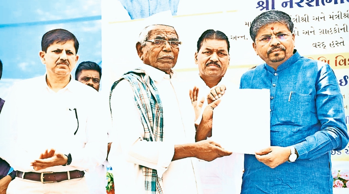 Displaced tribals awarded land lease deeds in Dang villages | Surat ...