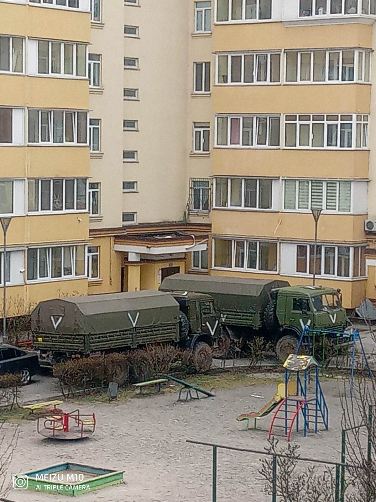 Death and defiance in a Bucha neighbourhood that was held by Russian ...