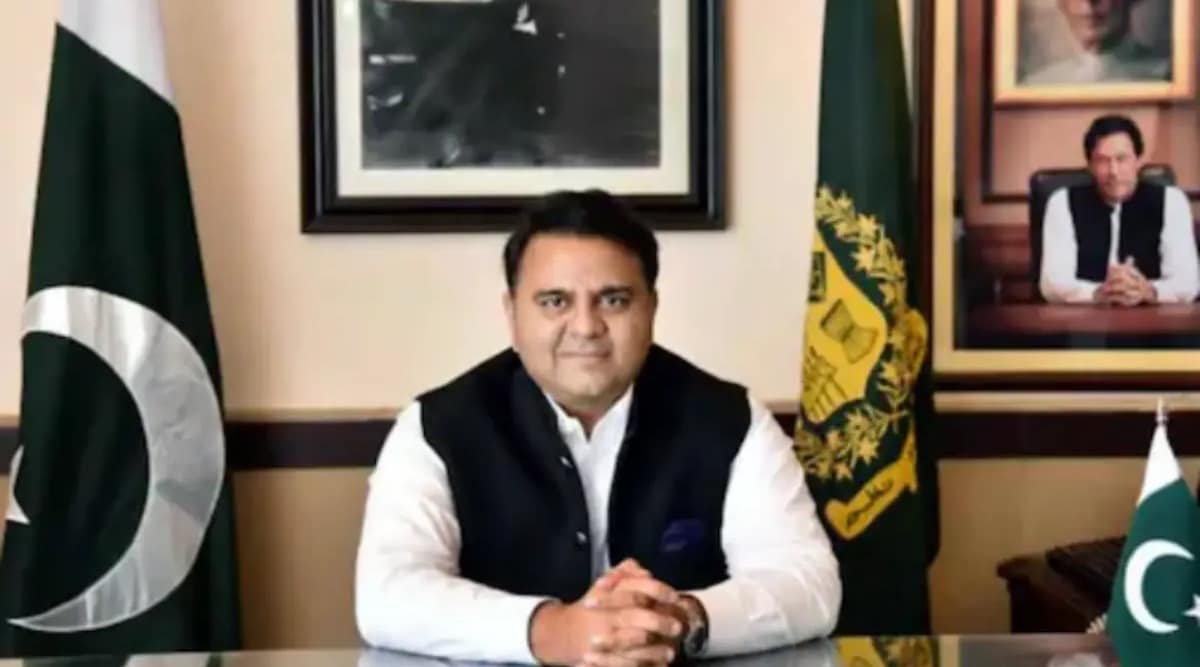 Pak journalists boycott press conference of Khan’s party after verbal ...