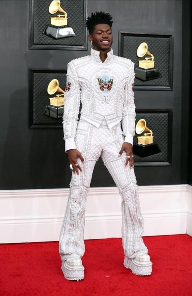 Grammy Awards 2022 red carpet looks: Billie Eilish, Olivia Rodrigo ...