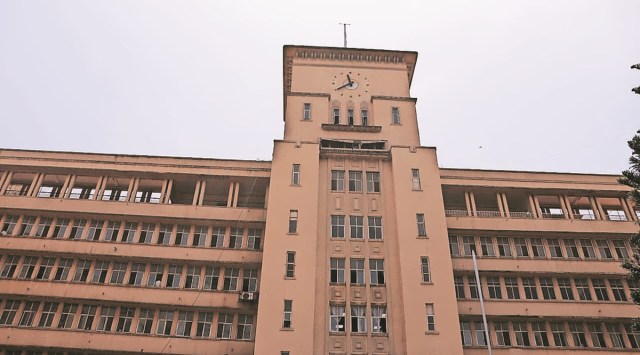 JJ Hospital alumni raise funds for new clocks on building tower ...
