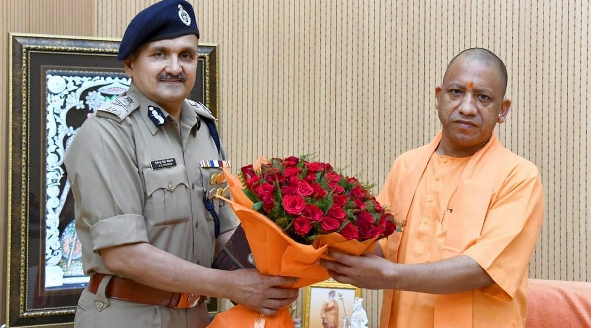DS Chauhan assumes additional charge as Uttar Pradesh DGP | Lucknow ...
