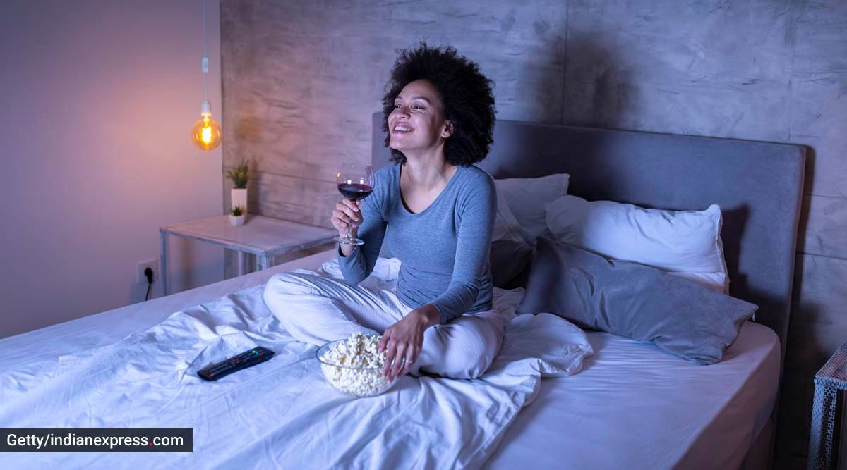 Binge-watching a show? Try these yoga asanas to ‘stay fitter and ...