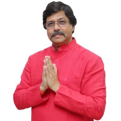 Maharashtra political crisis: The 15 MLAs standing tall beside CM ...