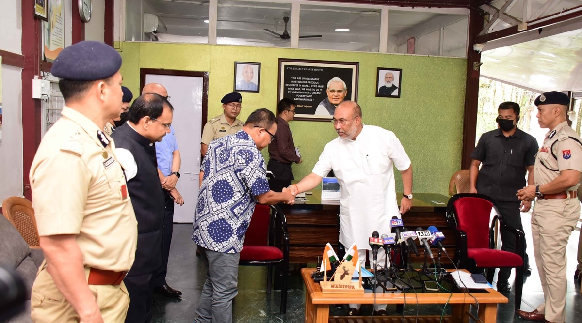 Manipur: Senior militant leader lays down arms | North East India News ...