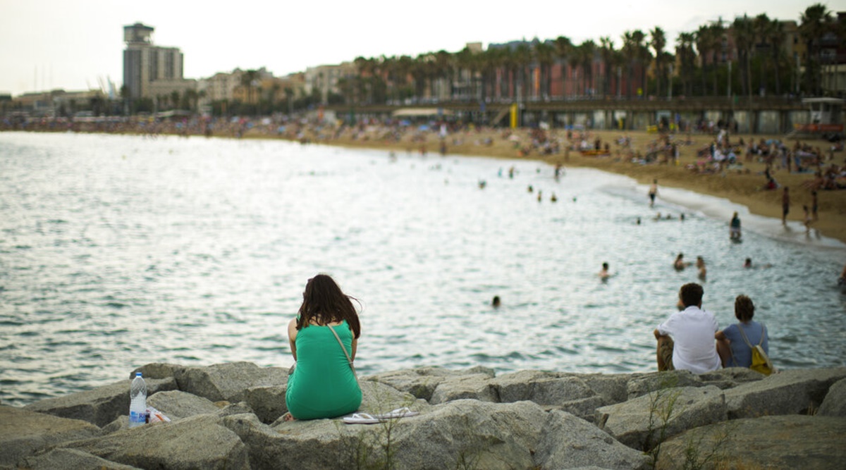 Spain tells women: Don’t worry about body image on the beach | Life ...