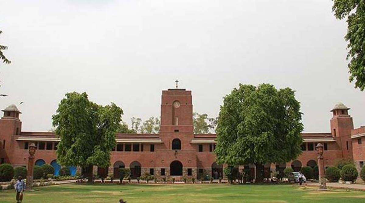 DU proctor issues warning against defacement of campus walls | Delhi ...