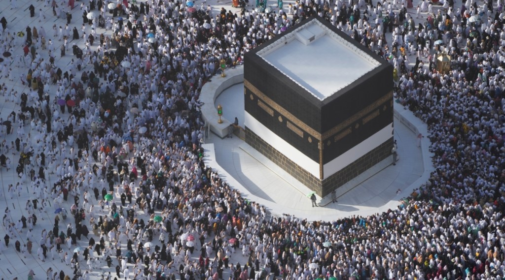 Saudi police arrest man who helped Israeli sneak into Mecca