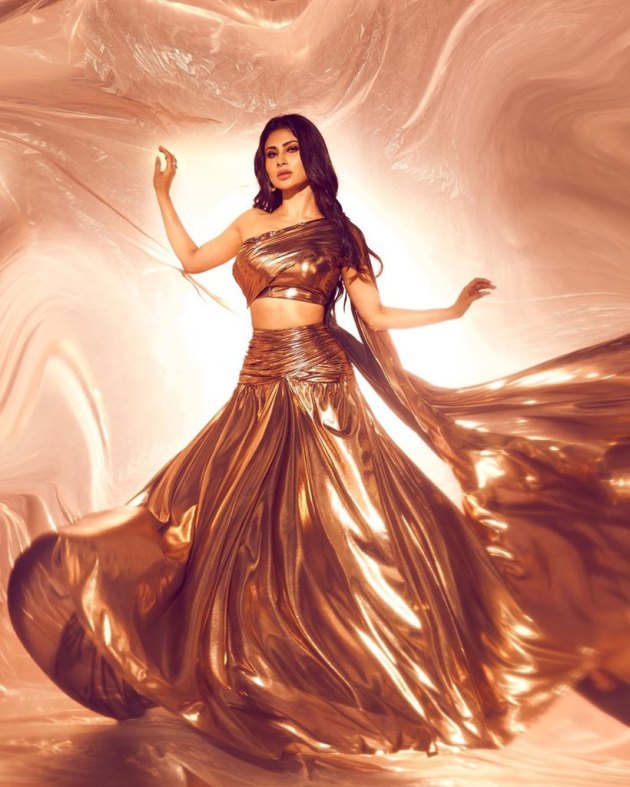 In pictures: Mouni Roy’s love for glamorous traditional ‘fits ...