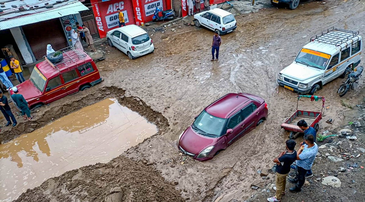 Cloudburst in J&K’s Doda district cuts off road links, damages cars ...