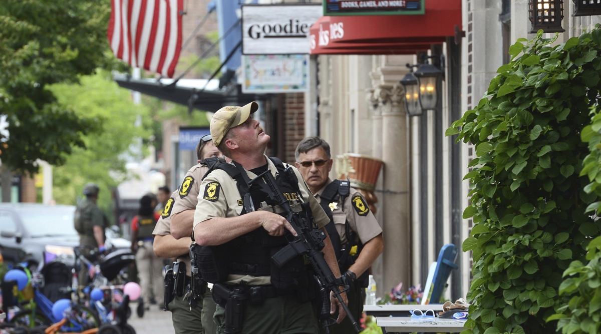 6 dead, 30 hurt in shooting at July 4 parade in Chicago's Highland Park ...