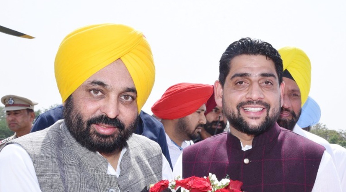 Jalandhar deputy commissioner office staff announce strike against AAP ...