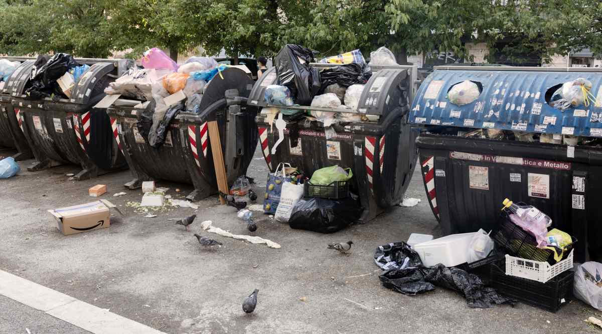 As Rome burns (or at least its garbage), a Mayor dares to dream | World ...