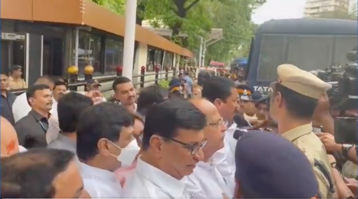 Mumbai: Congress leaders on protest march to Governor’s residence ...