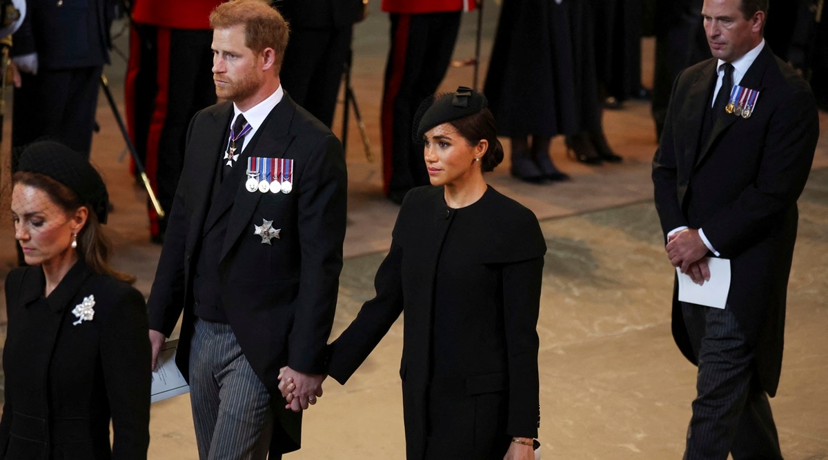 Harry, Meghan praised for holding hands at Queen Elizabeth II’s service ... Harry, Meghan praised for holding hands at Queen Elizabeth II’s service ...