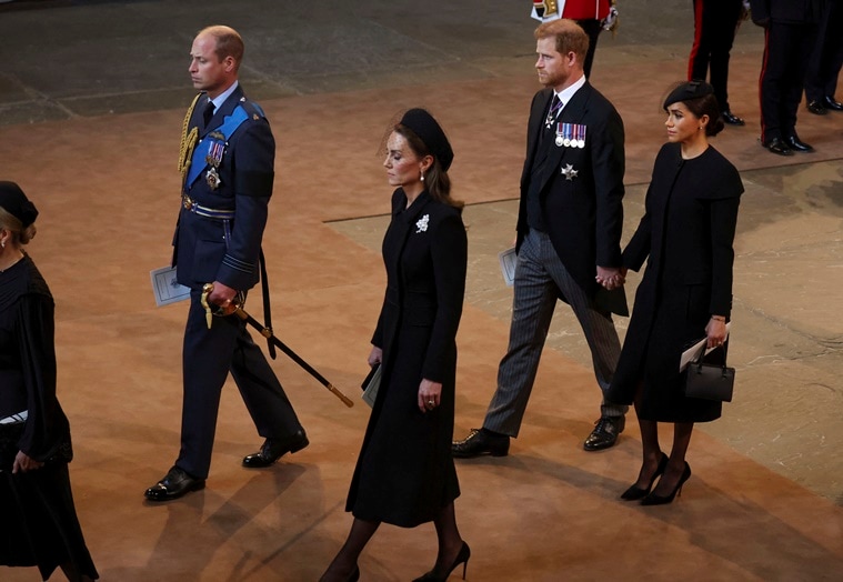 Harry, Meghan praised for holding hands at Queen Elizabeth II’s service ... Harry, Meghan praised for holding hands at Queen Elizabeth II’s service ...