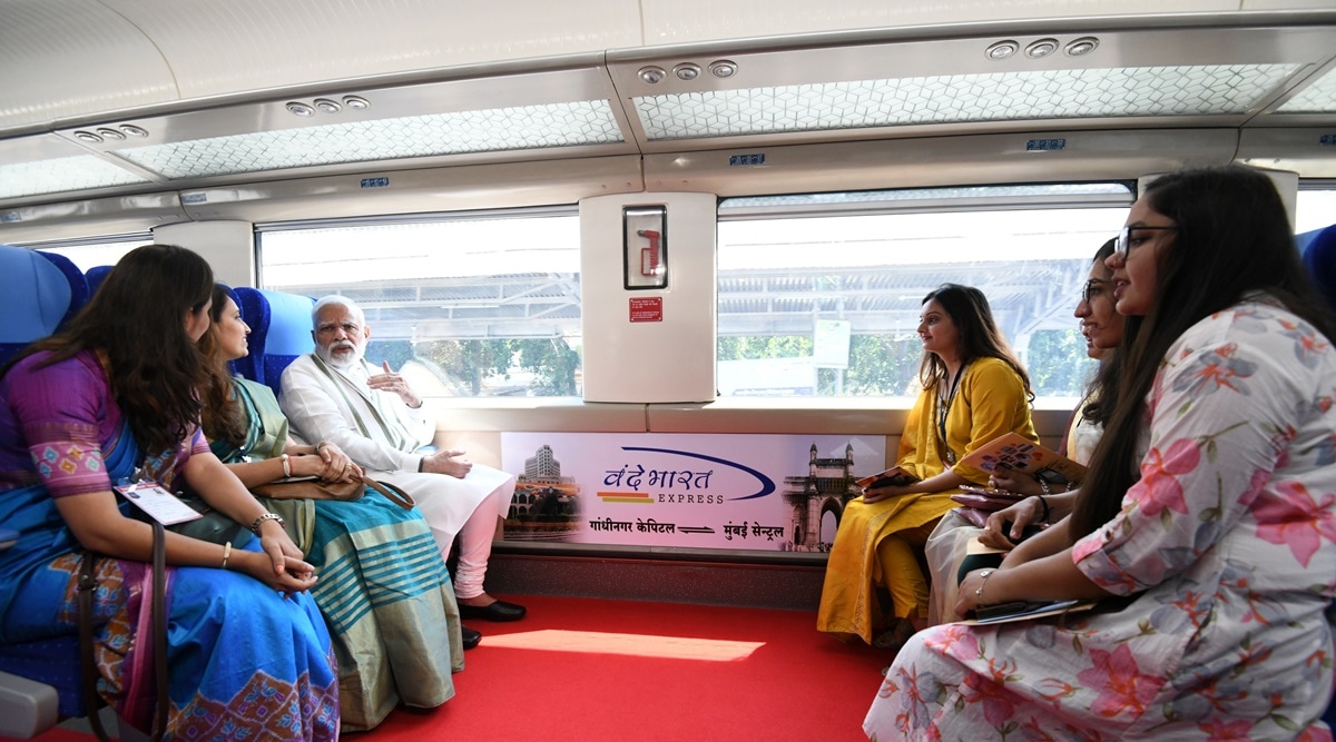 Launching 32km metro line in one go a record: PM Modi after ...