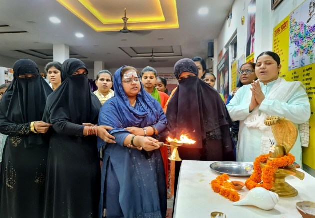 In pics: After Gyanvapi verdict, celebrations break out on streets of ... In pics: After Gyanvapi verdict, celebrations break out on streets of ...