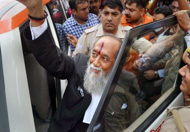 In pics: After Gyanvapi verdict, celebrations break out on streets of ... In pics: After Gyanvapi verdict, celebrations break out on streets of ...