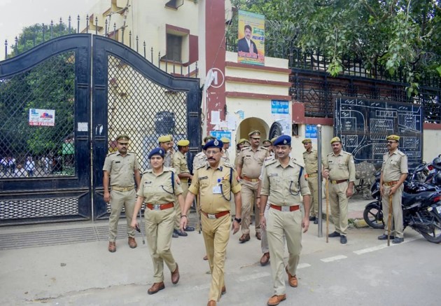 In pics: After Gyanvapi verdict, celebrations break out on streets of ... In pics: After Gyanvapi verdict, celebrations break out on streets of ...